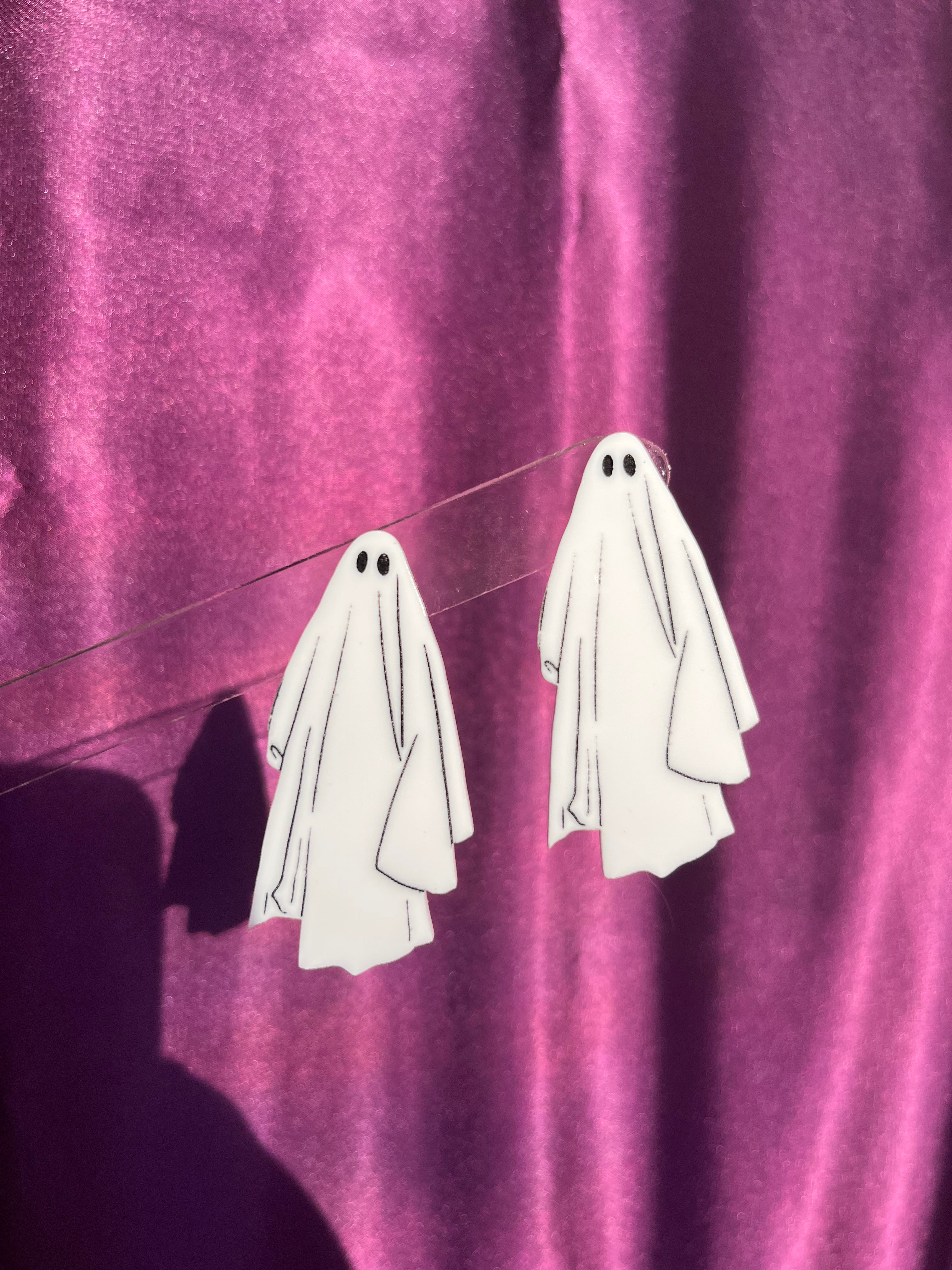 Sheet Ghosts – Studio Nena