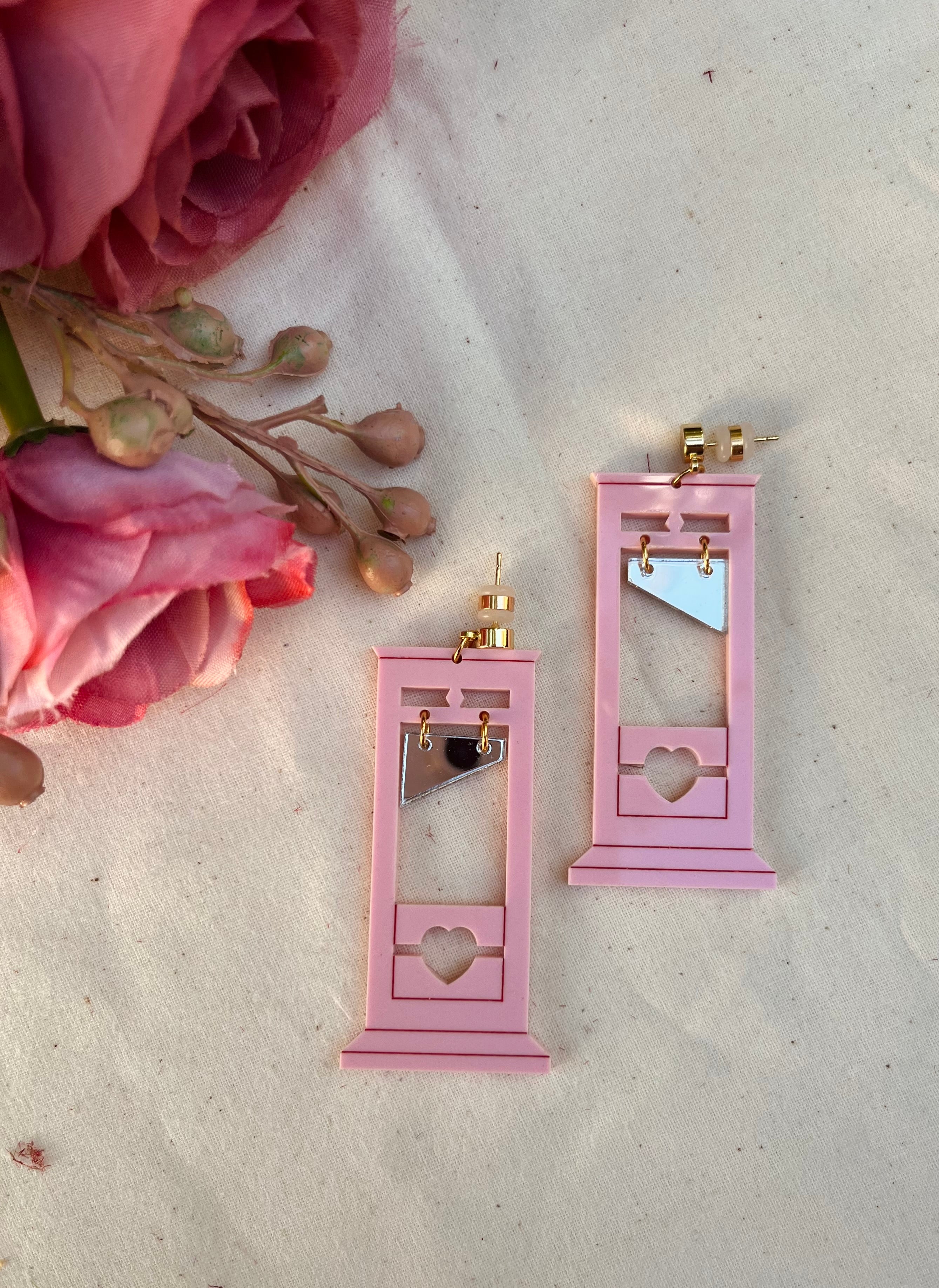 Sweetheart Guillotine – Studio Nena